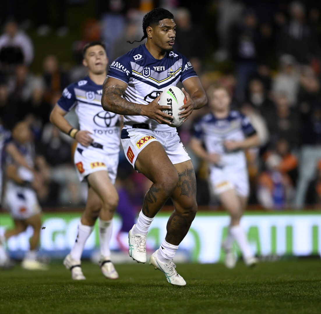 Thomas Mikaele – Titan Sports Management