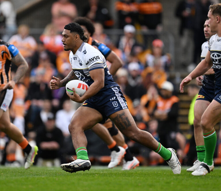 Thomas Mikaele – Titan Sports Management
